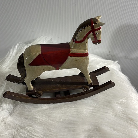 BGHYU | Other | Home Decor Statues | Poshmark